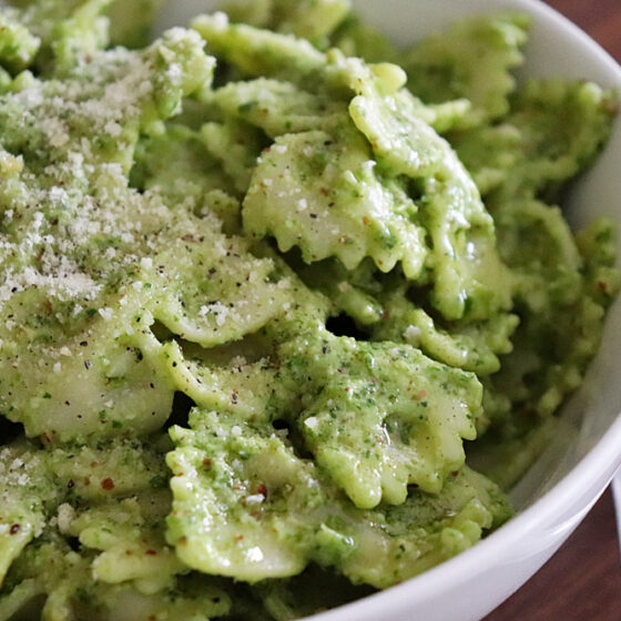 Easy Parsley Pesto Pasta Recipe - Living Vegan